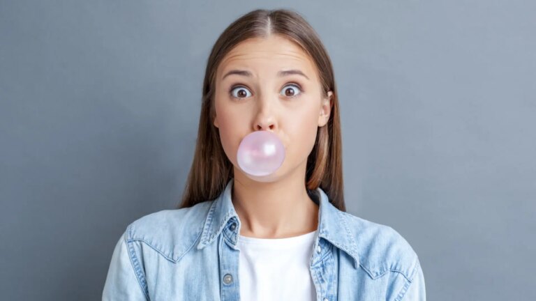 El efecto en el estómago de comer demasiados chicles | Noticias Radio ...